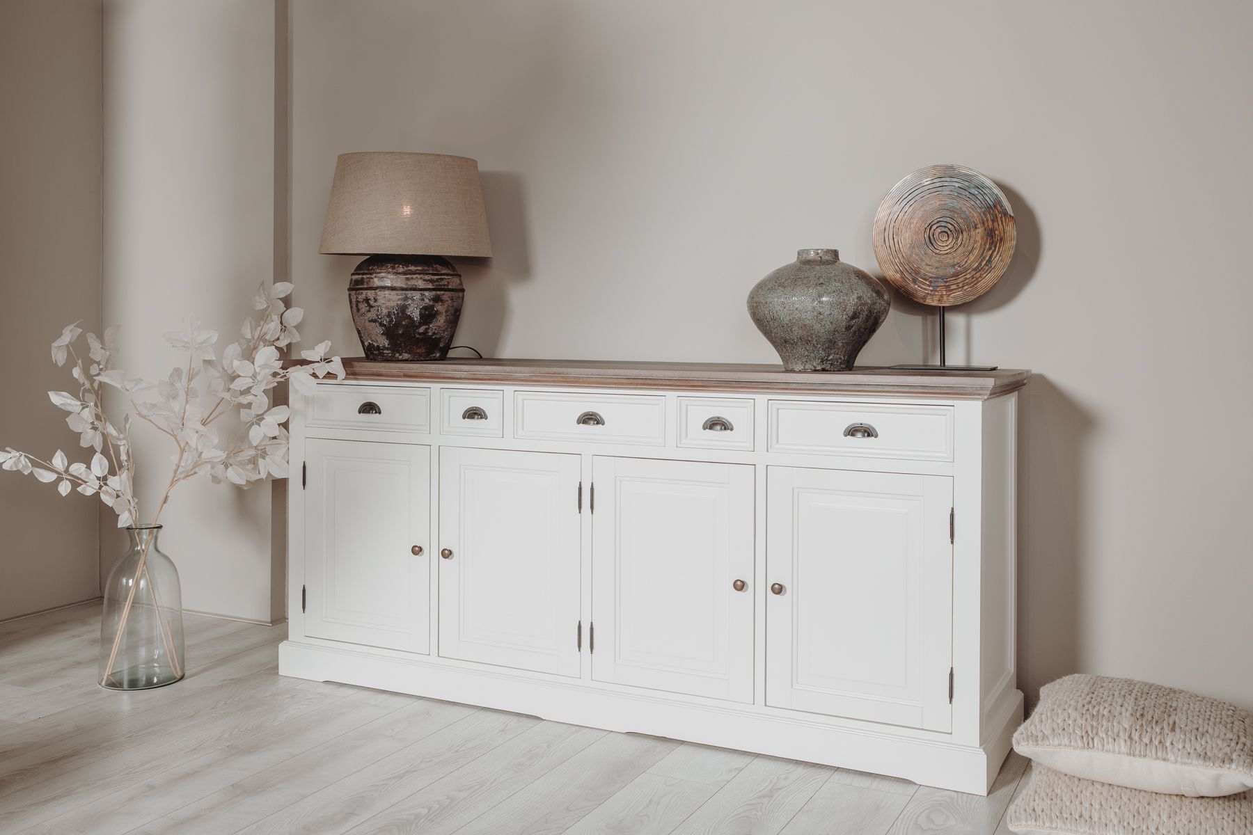 Landhaus Sideboard - weiß mit vier Türen 200 cm breit - Kommode